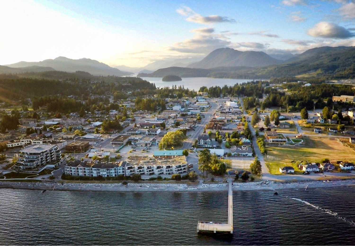 Sechlet Inlet - Tranquility Bay Waterfront Inn BC
